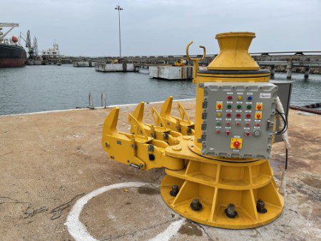 Quick Release Mooring Hook – Hitechelastomers